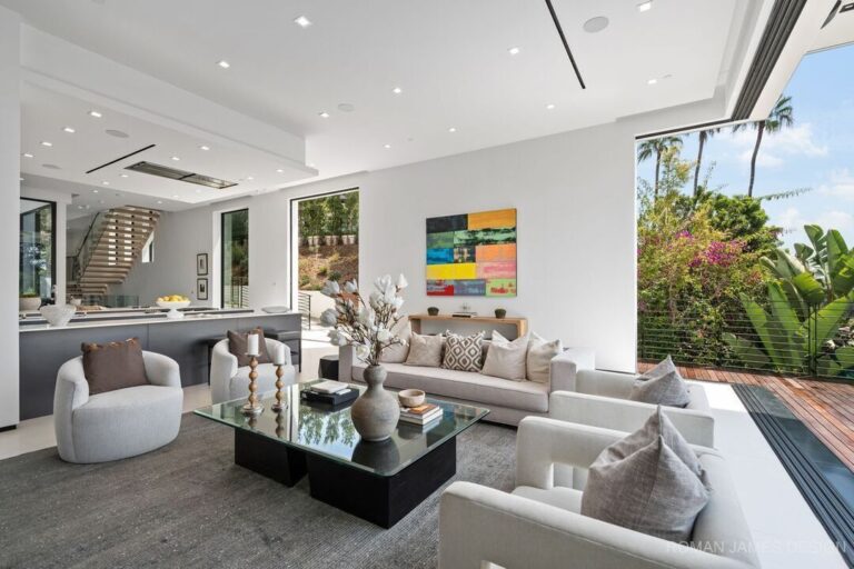 Angelo - Roman James